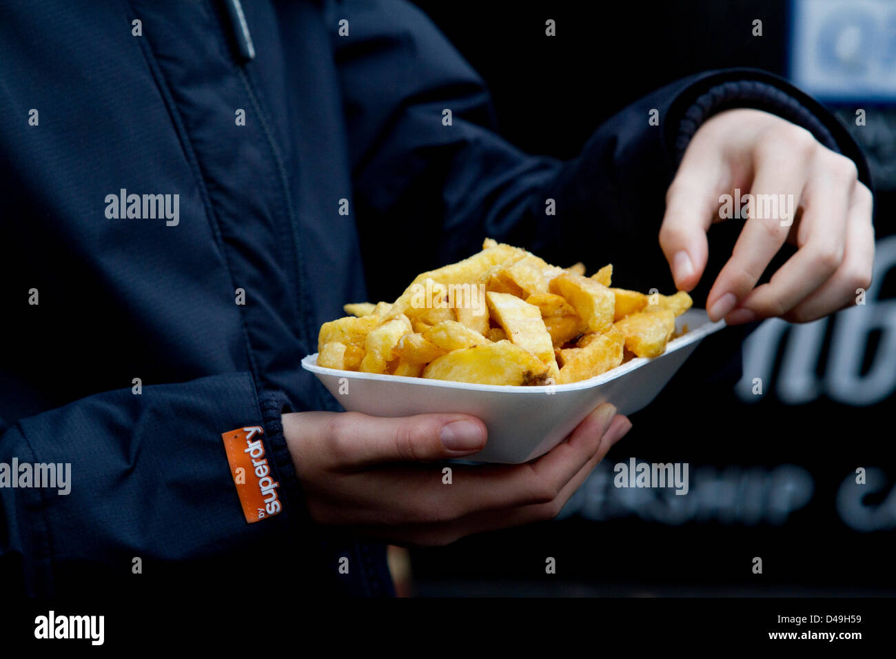 Football fans eating in stadium hi-res stock photography and images - Alamy