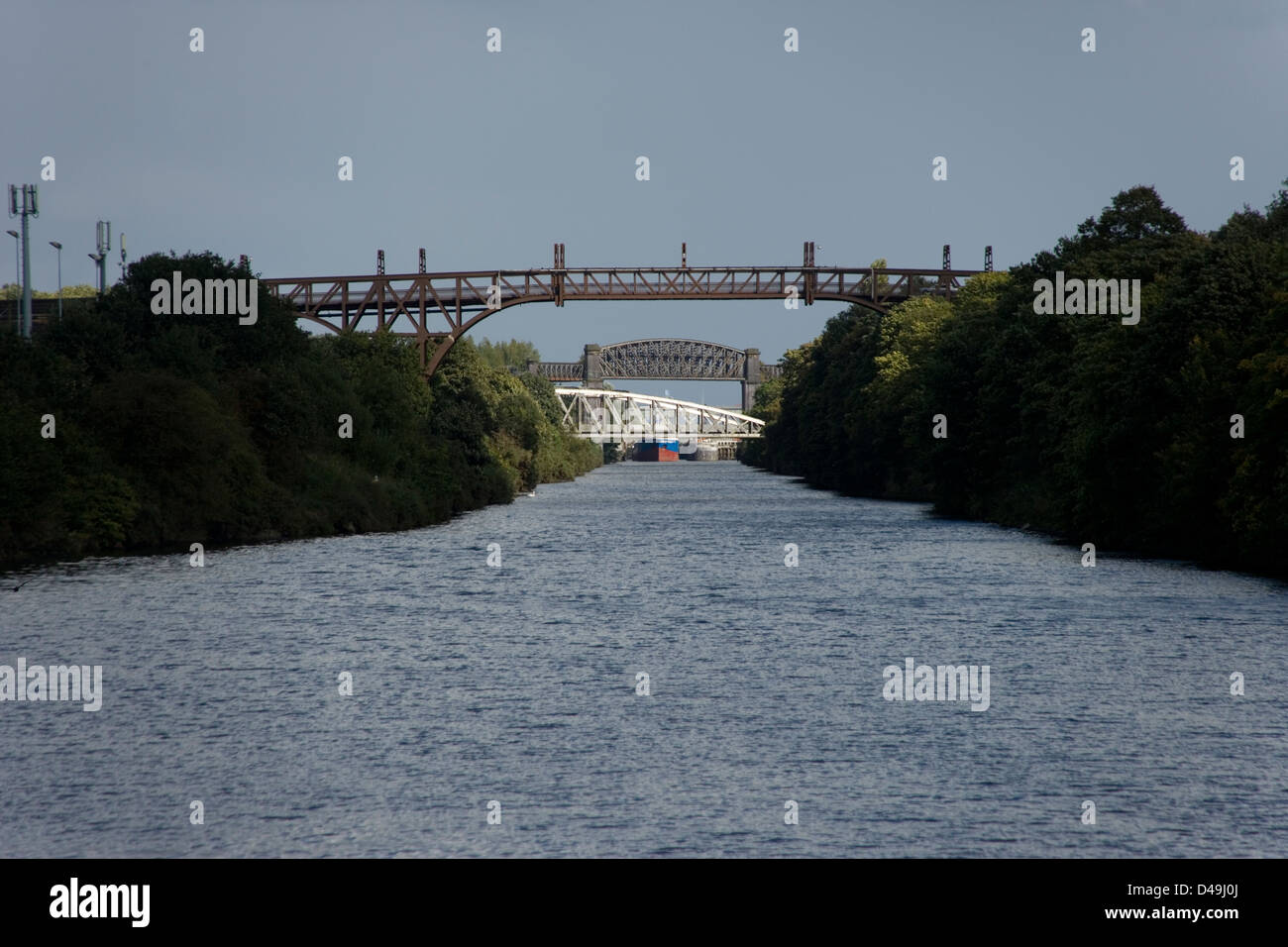 Latchford High Level Bridge on the Manchester Ship Canal from the ...