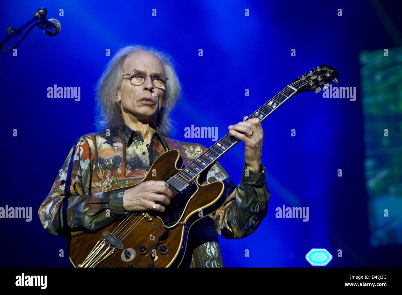 Guitarist steve howe hi-res stock photography and images - Alamy