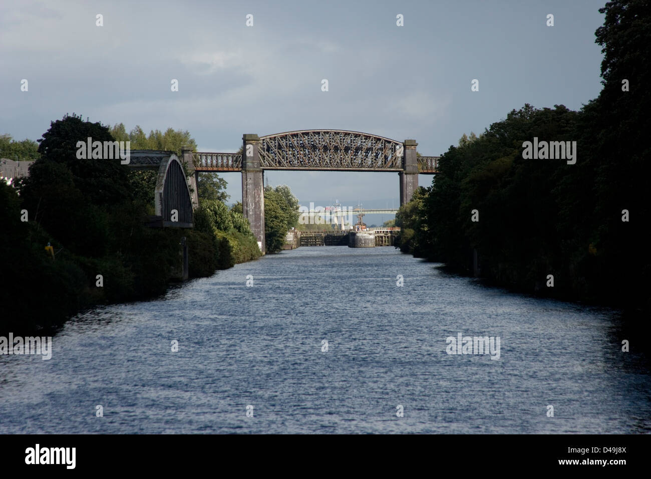 Latchford Viaduct Bridge on the Manchester Ship Canal from the Mersey ...