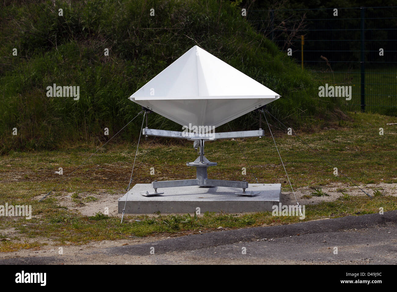 Satellite measurement point hi-res stock photography and images - Alamy