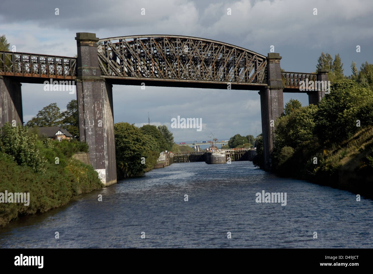 Latchford viaduct hi-res stock photography and images - Alamy