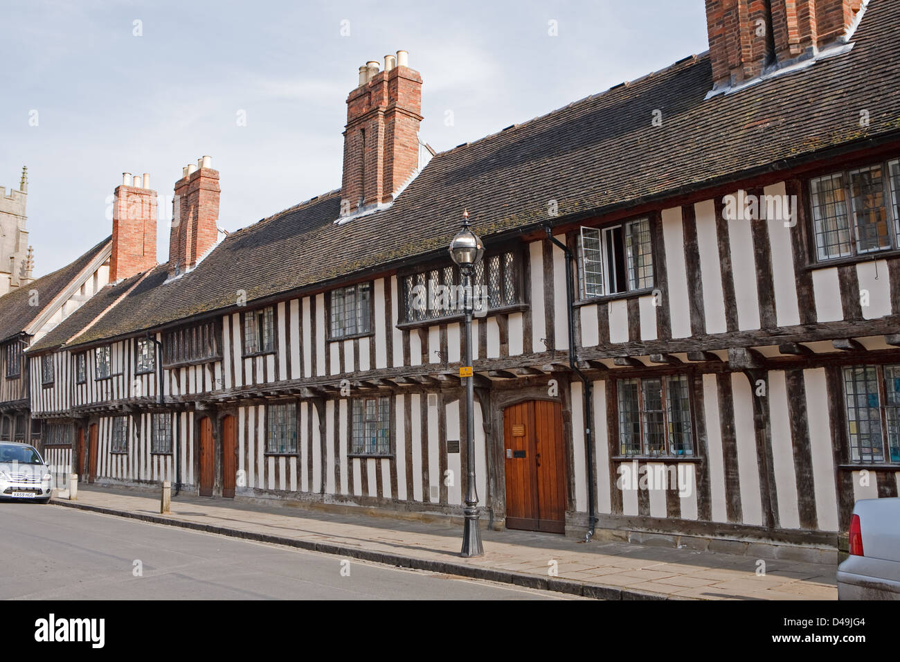 The Guild Chapel in Stratford Upon Avon with old tudor houses Stock ...