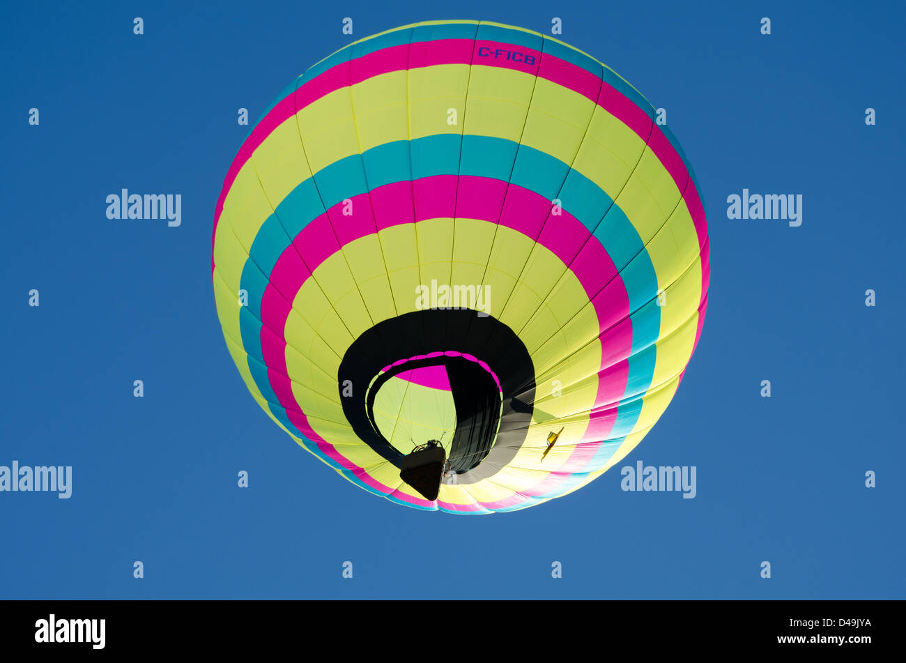 Hot air balloon blue sky backlit hi-res stock photography and images ...