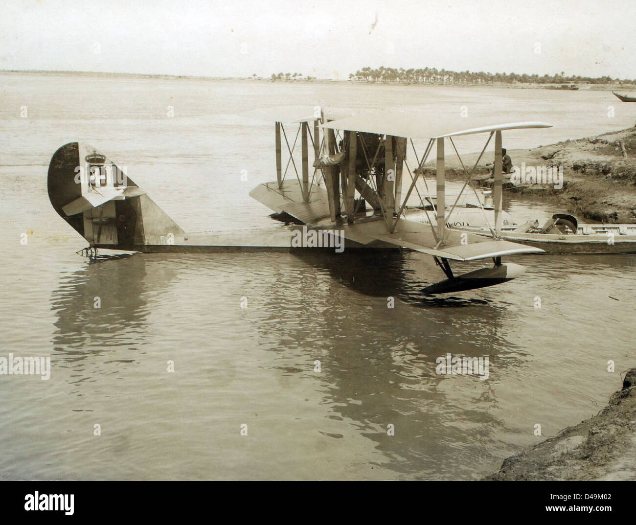 River tigris hi-res stock photography and images - Alamy