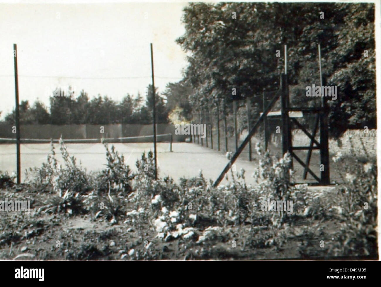 Sgts mess tennis court Stock Photo - Alamy