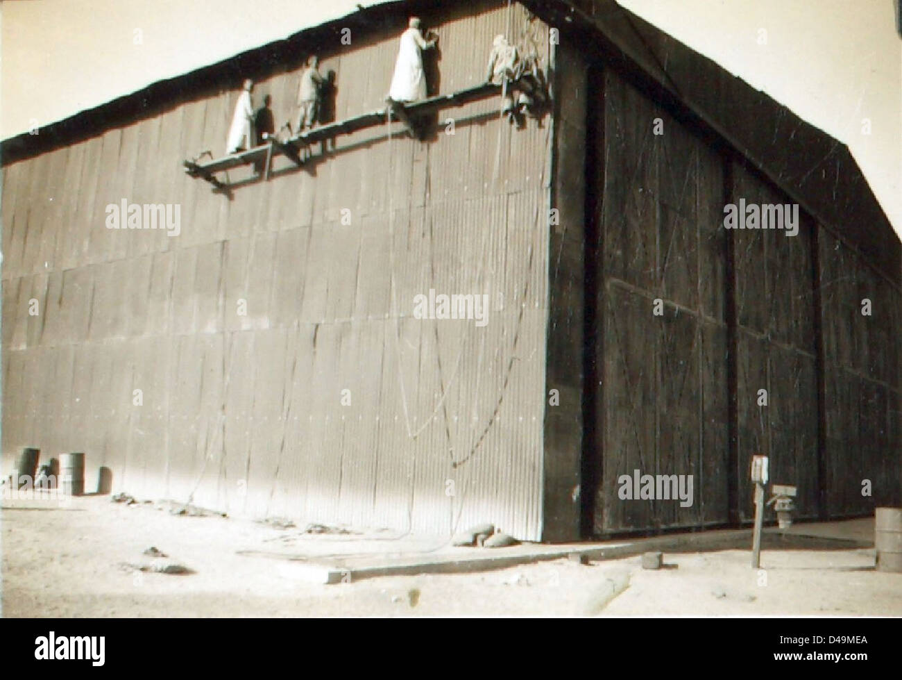 135 MU, stationed in Cairo during World War II, supported operations in ...