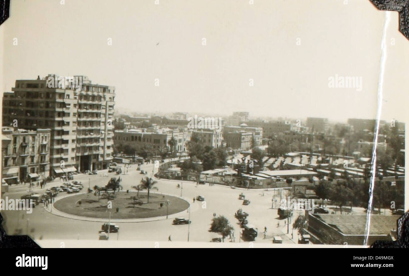 This image of Cairo, taken during the 1940s, captures the desert ...