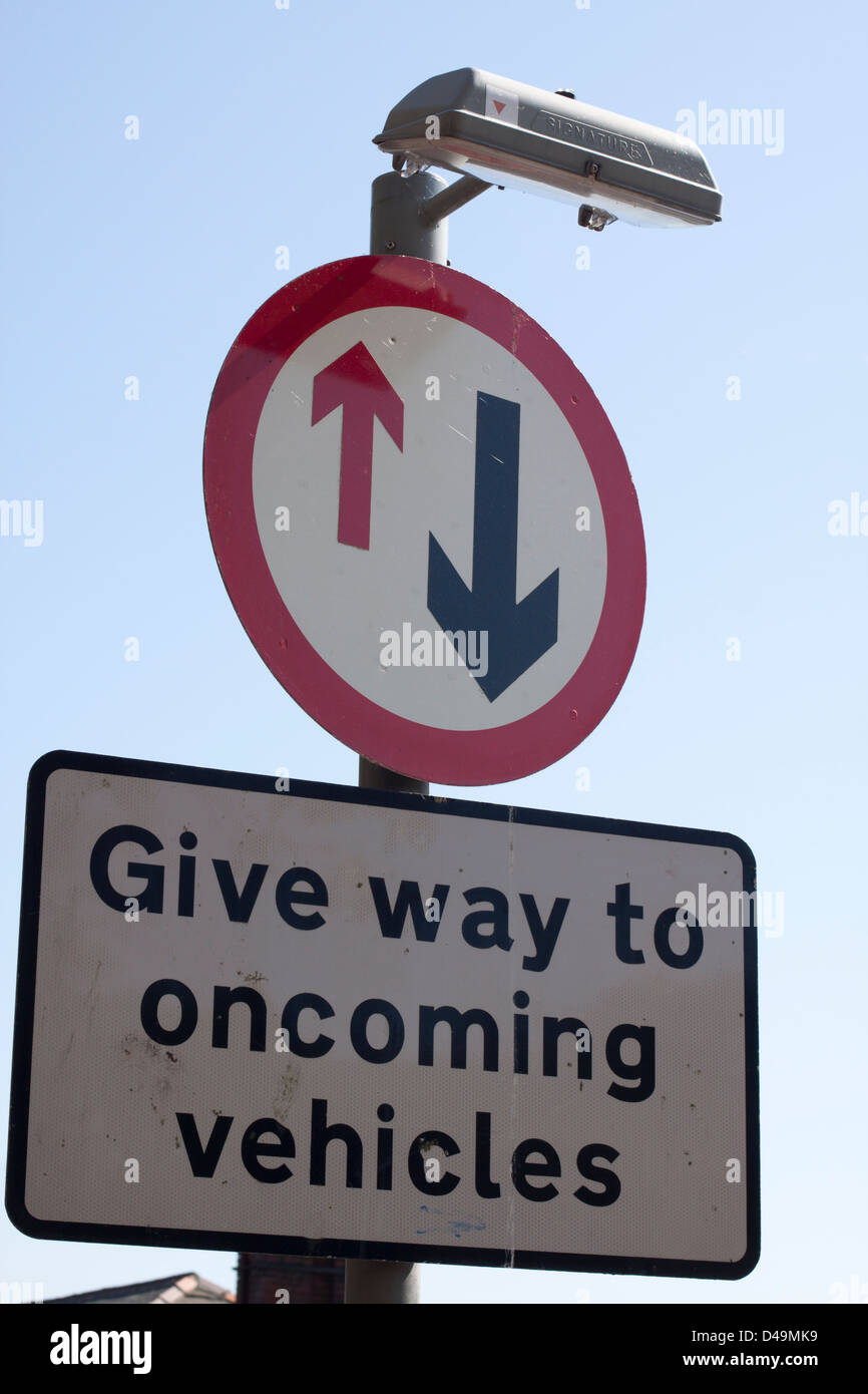Give way to oncoming vehicles hi-res stock photography and images - Alamy