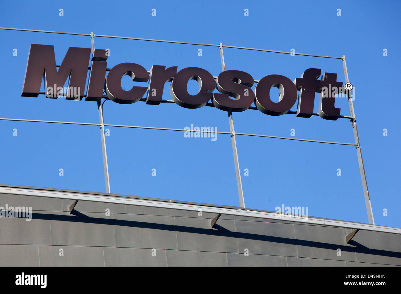 Microsoft logo building hi-res stock photography and images - Alamy