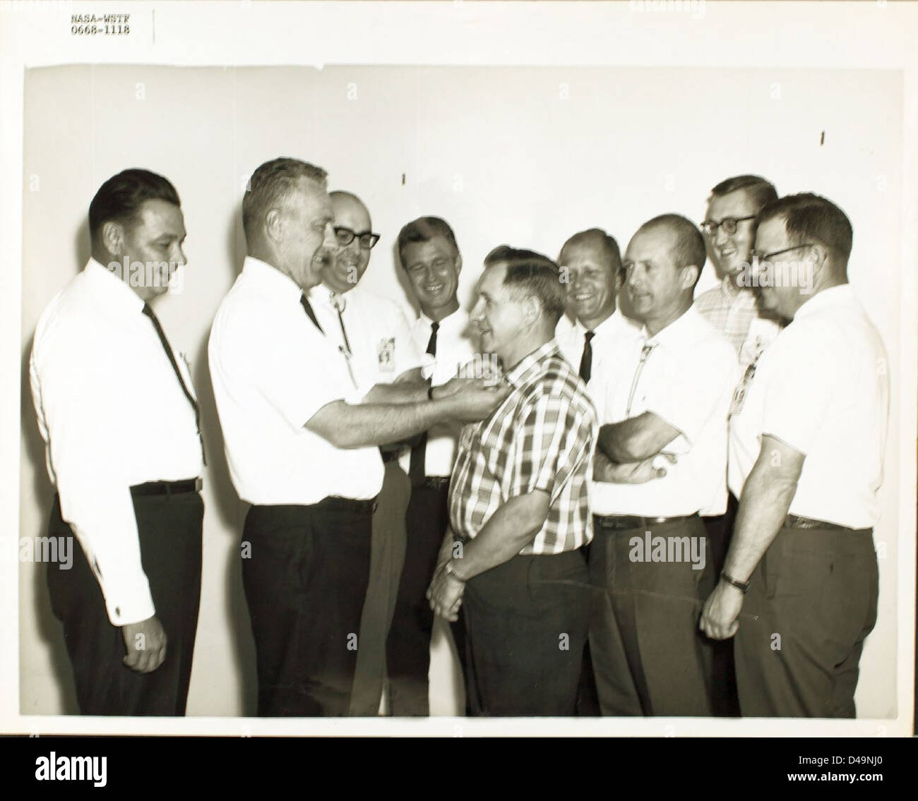 Roy Standefer, an aviation pioneer, contributed to early military and ...