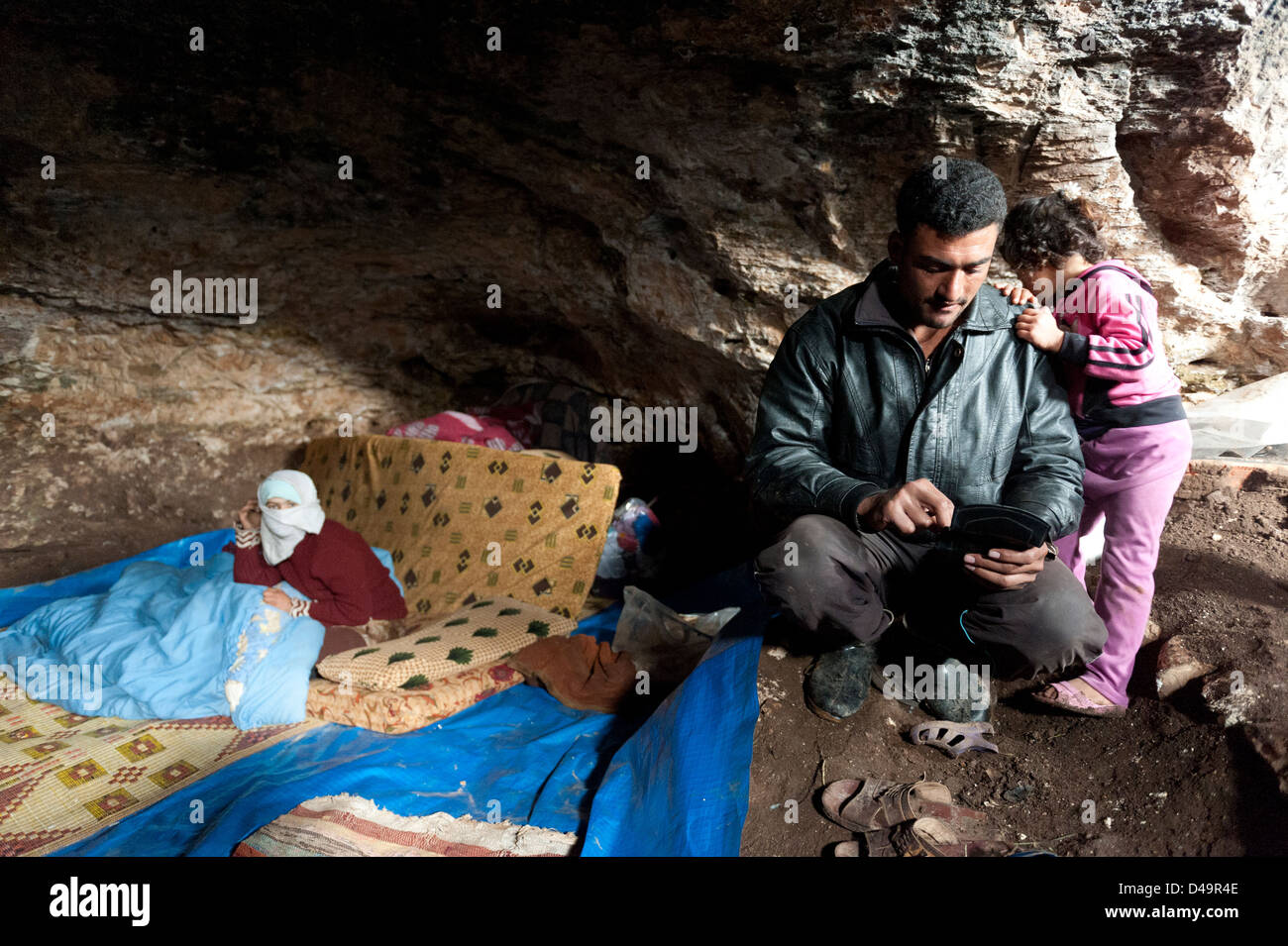 Refugees running from the Assad regime take shelter in caves, Assaharia ...