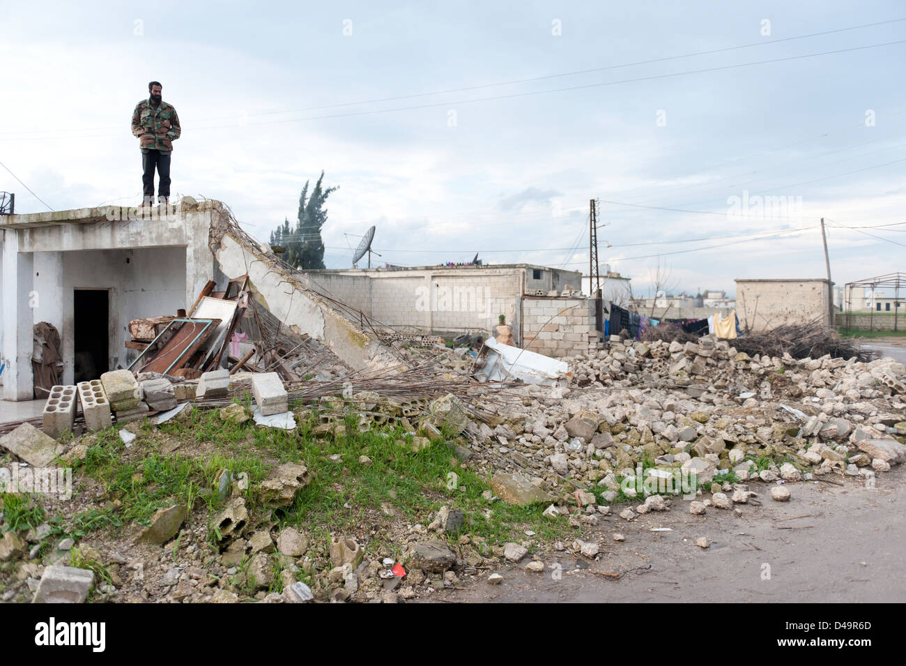 Bombarded houses hi-res stock photography and images - Alamy