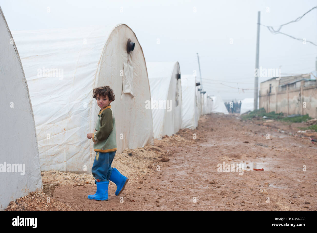 Syria refugee boy hi-res stock photography and images - Alamy