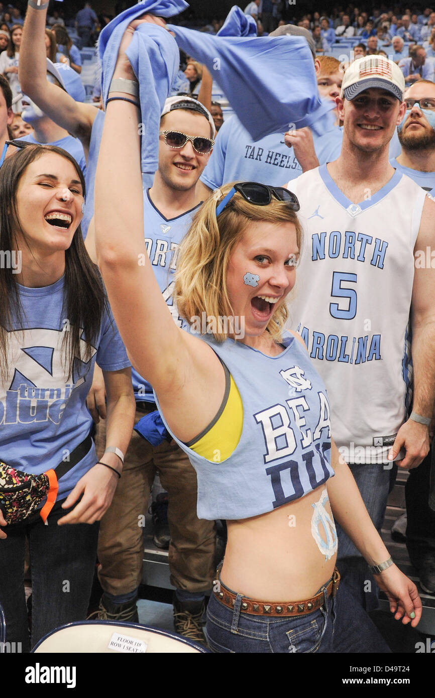 Chapel hill north carolina fans hi-res stock photography and images - Alamy