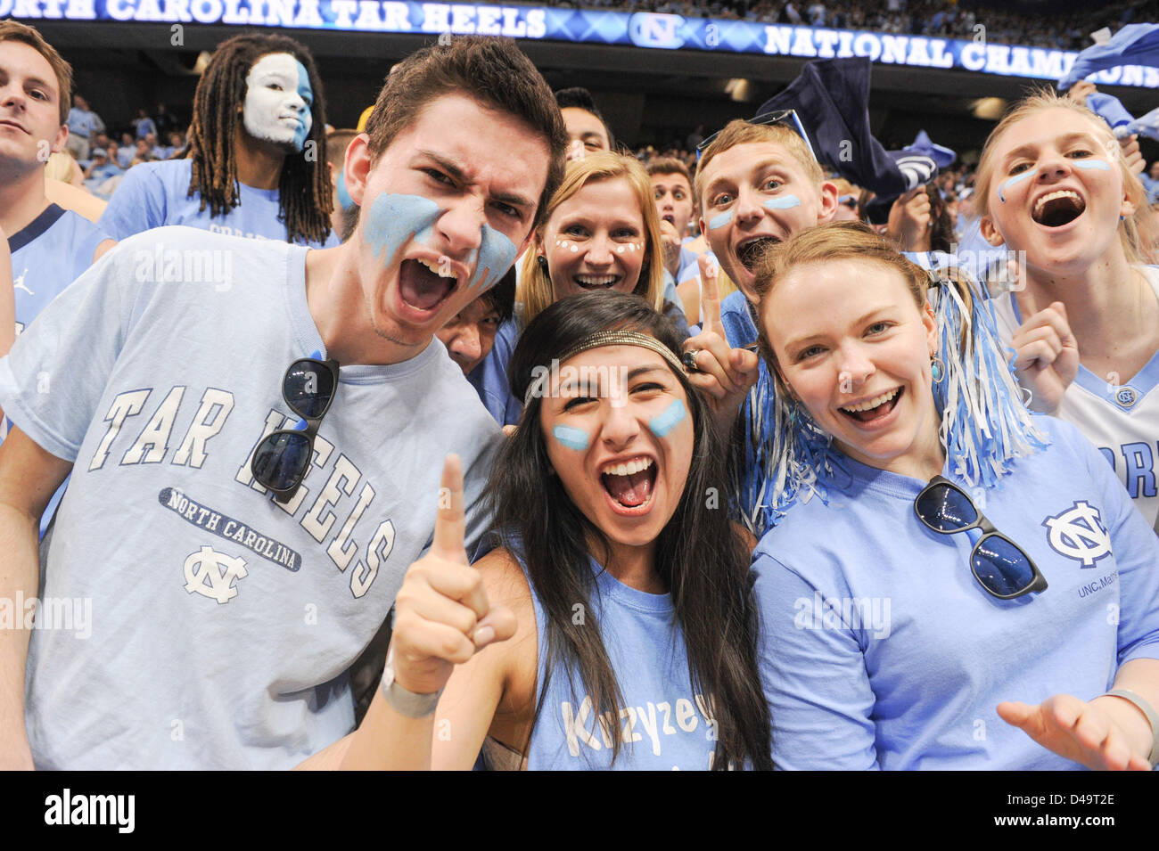 Chapel hill north carolina fans hi-res stock photography and images - Alamy