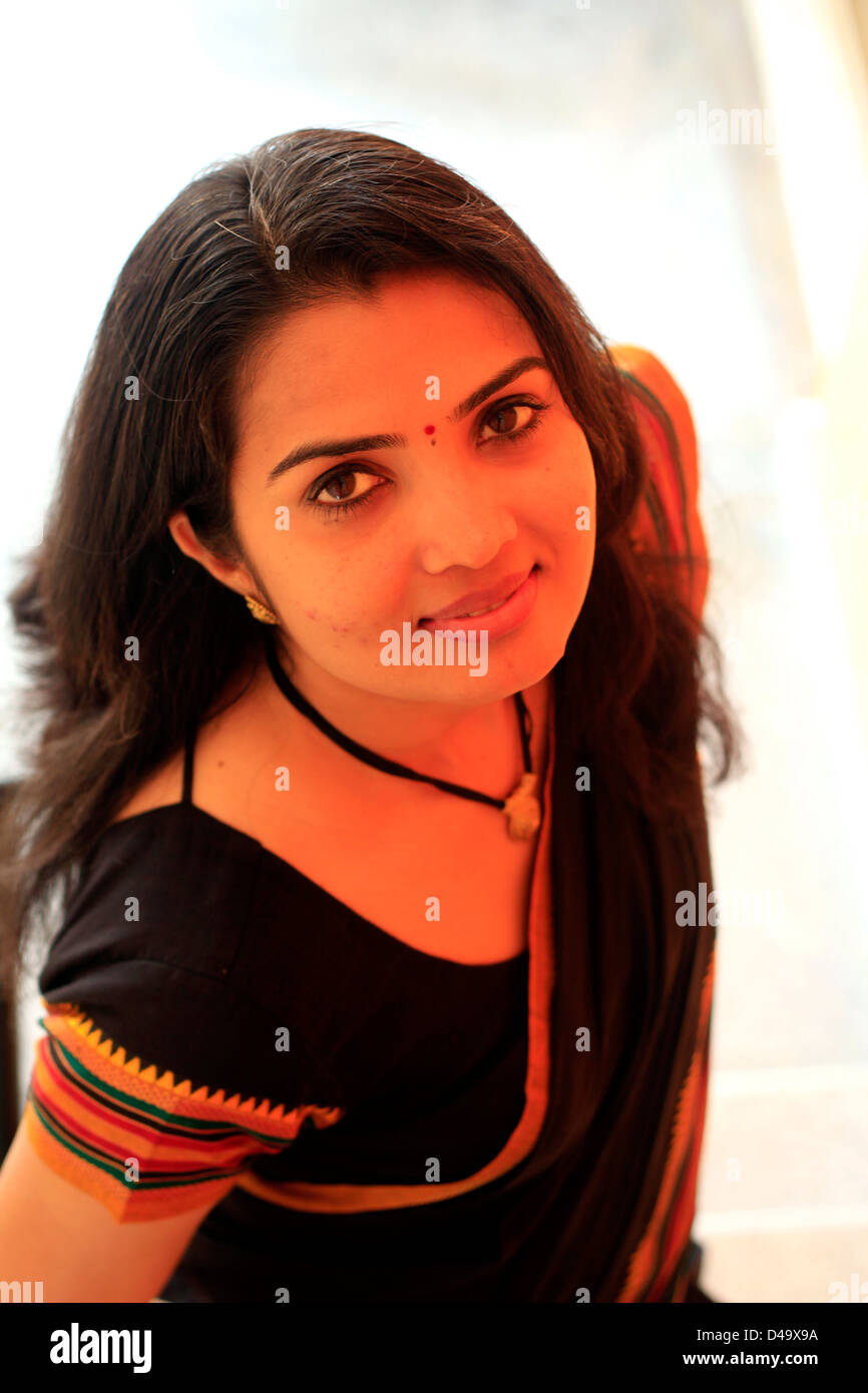 Beautiful indian saree woman hi-res stock photography and images - Alamy