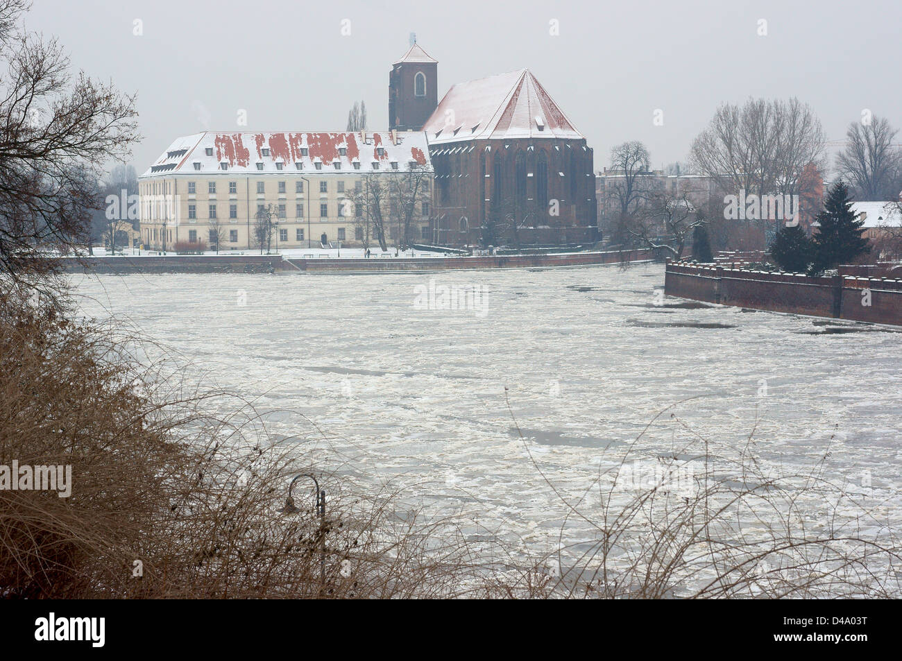 Wroclaw Odra River with floating ice in winter Ostrow Tumski Stock ...