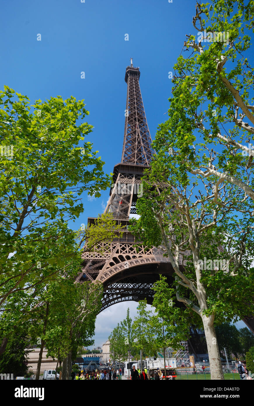 Paris in spring eiffel tower hi-res stock photography and images - Alamy