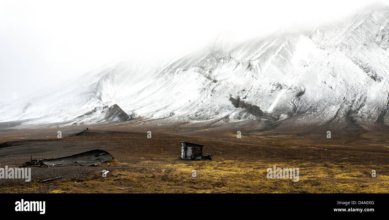 The old whale hunter place in Svalbard Stock Photo - Alamy