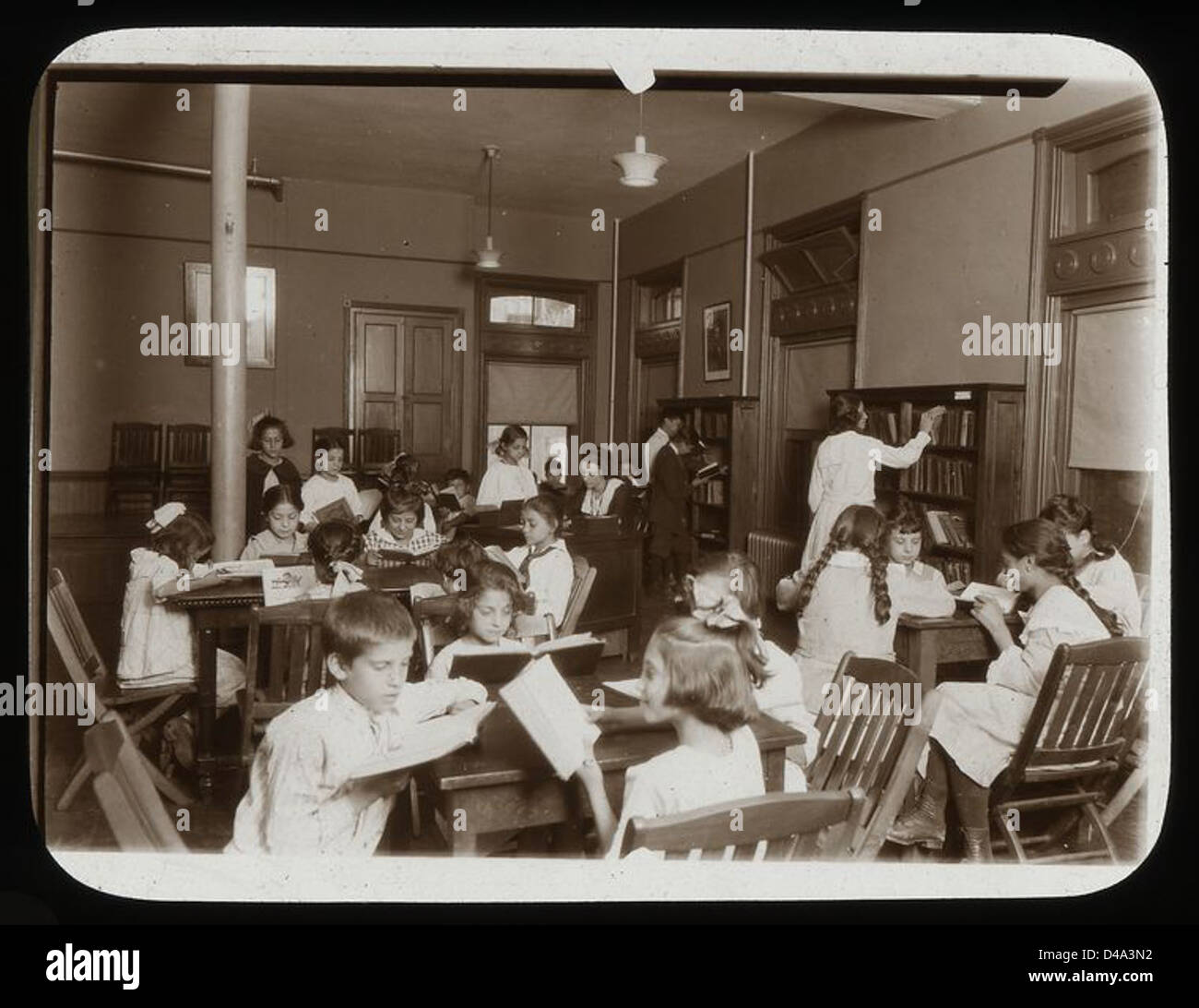 Library children activities hi-res stock photography and images - Alamy