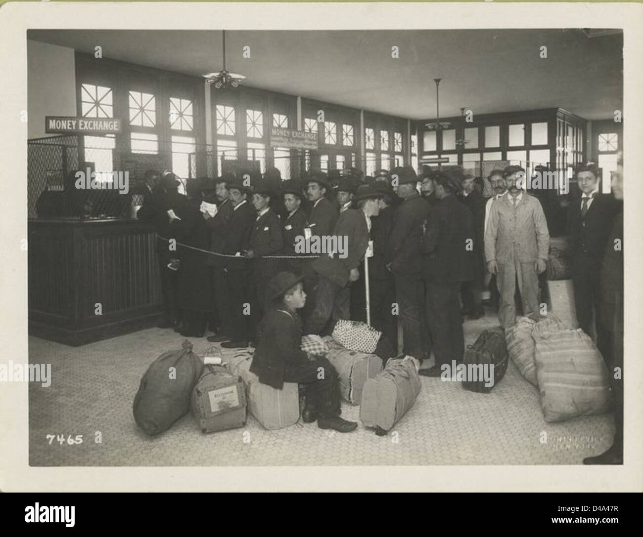 Ellis island immigrants 1910 hi-res stock photography and images - Alamy