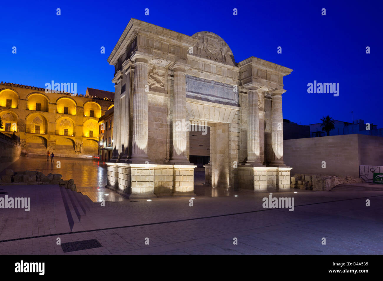 Puerta del Puente Gates in Córdoba, Spain Stock Photo - Alamy