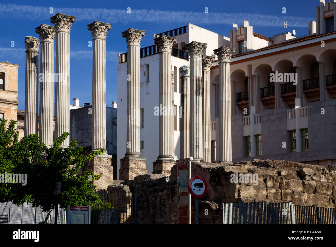 Roman temple ruins hi-res stock photography and images - Alamy