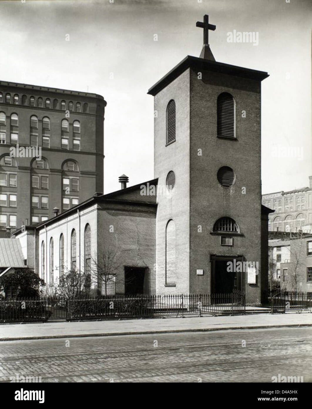 St. Luke's Chapel, located at 483 Hudson Street in Manhattan's ...
