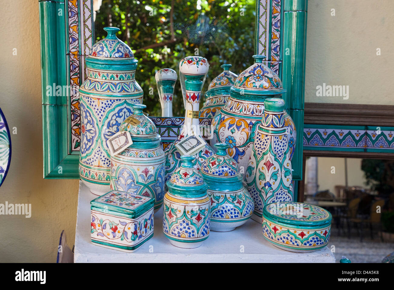 Moorish pottery hi-res stock photography and images - Alamy