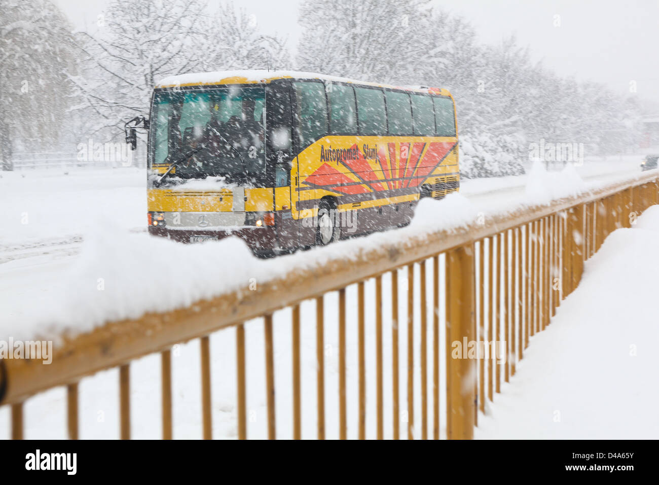 Arctic bus hi-res stock photography and images - Alamy