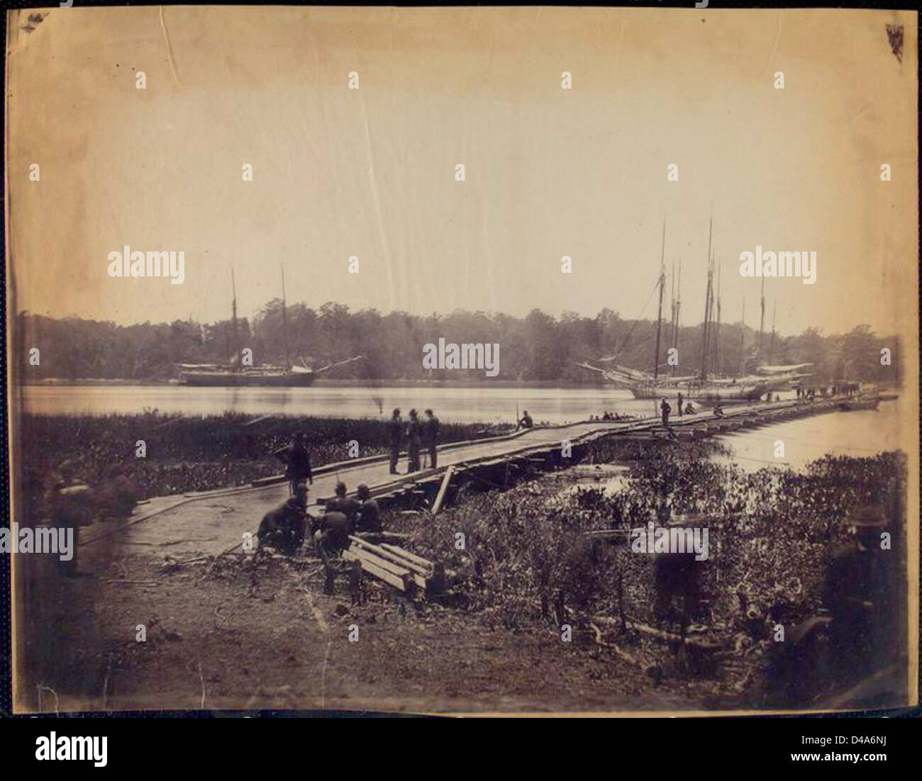 Pontoon bridge civil war hi-res stock photography and images - Alamy