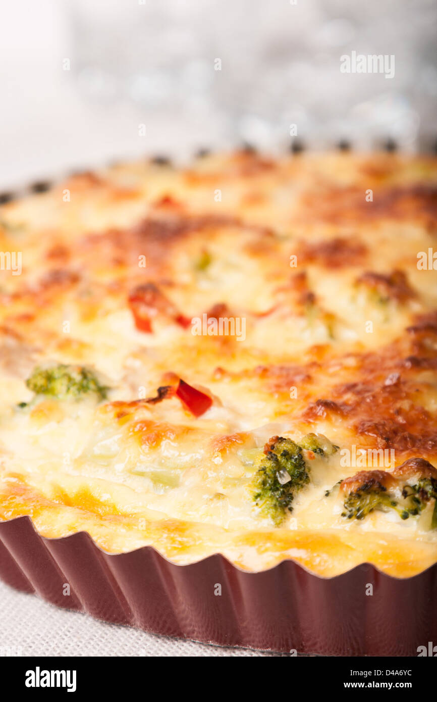 close up golden round bake tart in form on cloth Stock Photo - Alamy