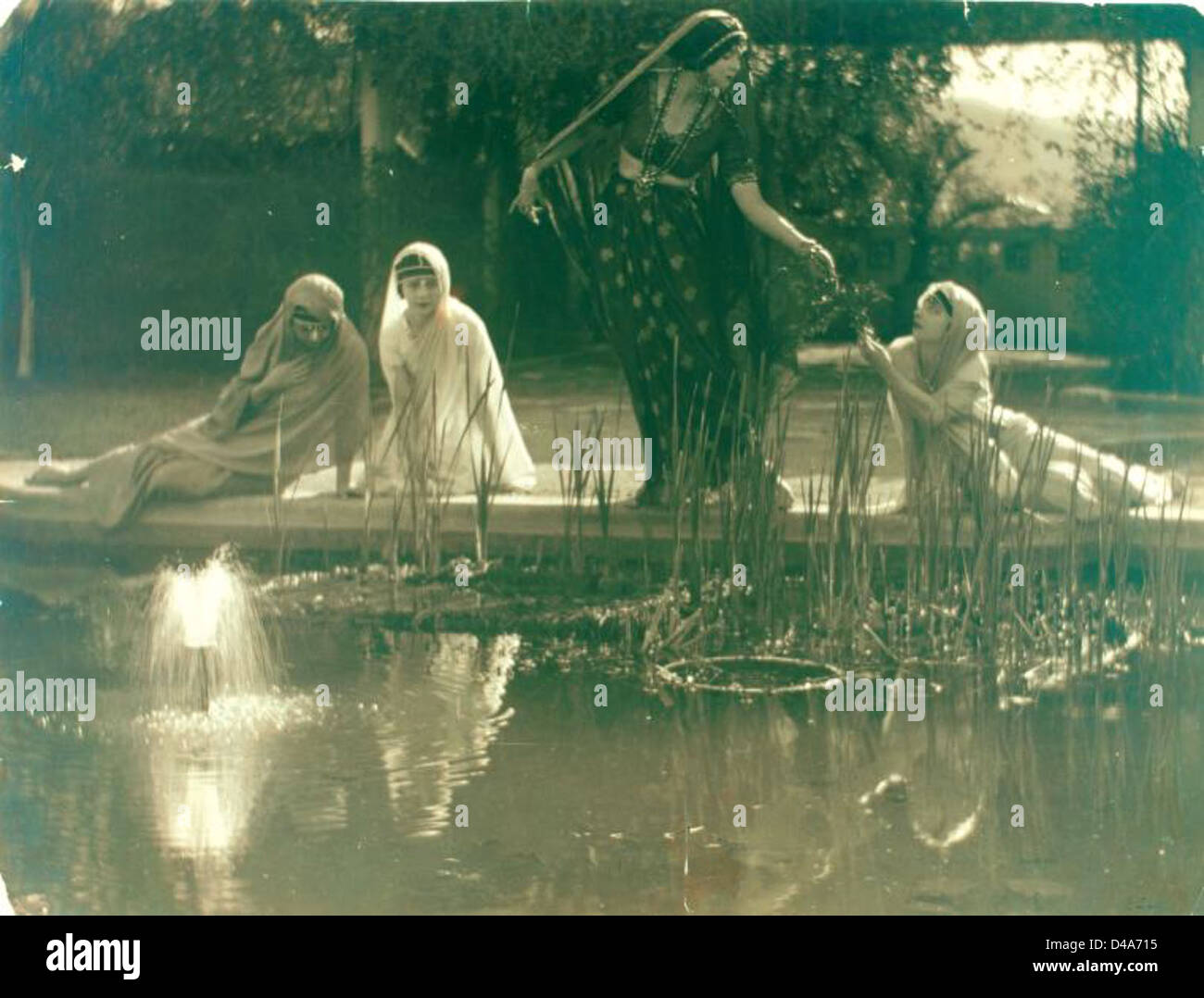 This 1918 photograph captures Ruth St. Denis and the Denishawn Dancers ...
