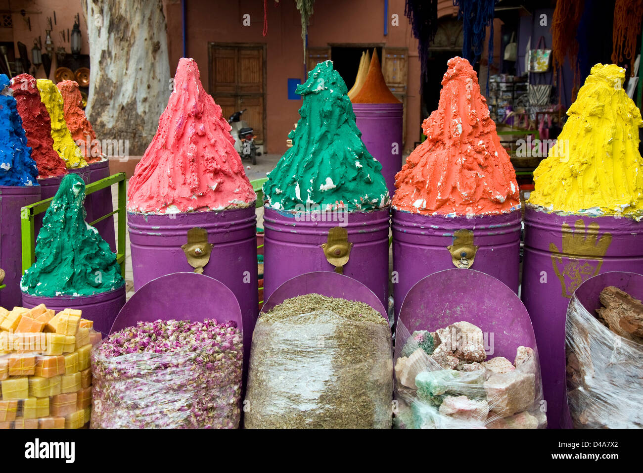 Morocco, Marrakech, natural dyes Stock Photo - Alamy