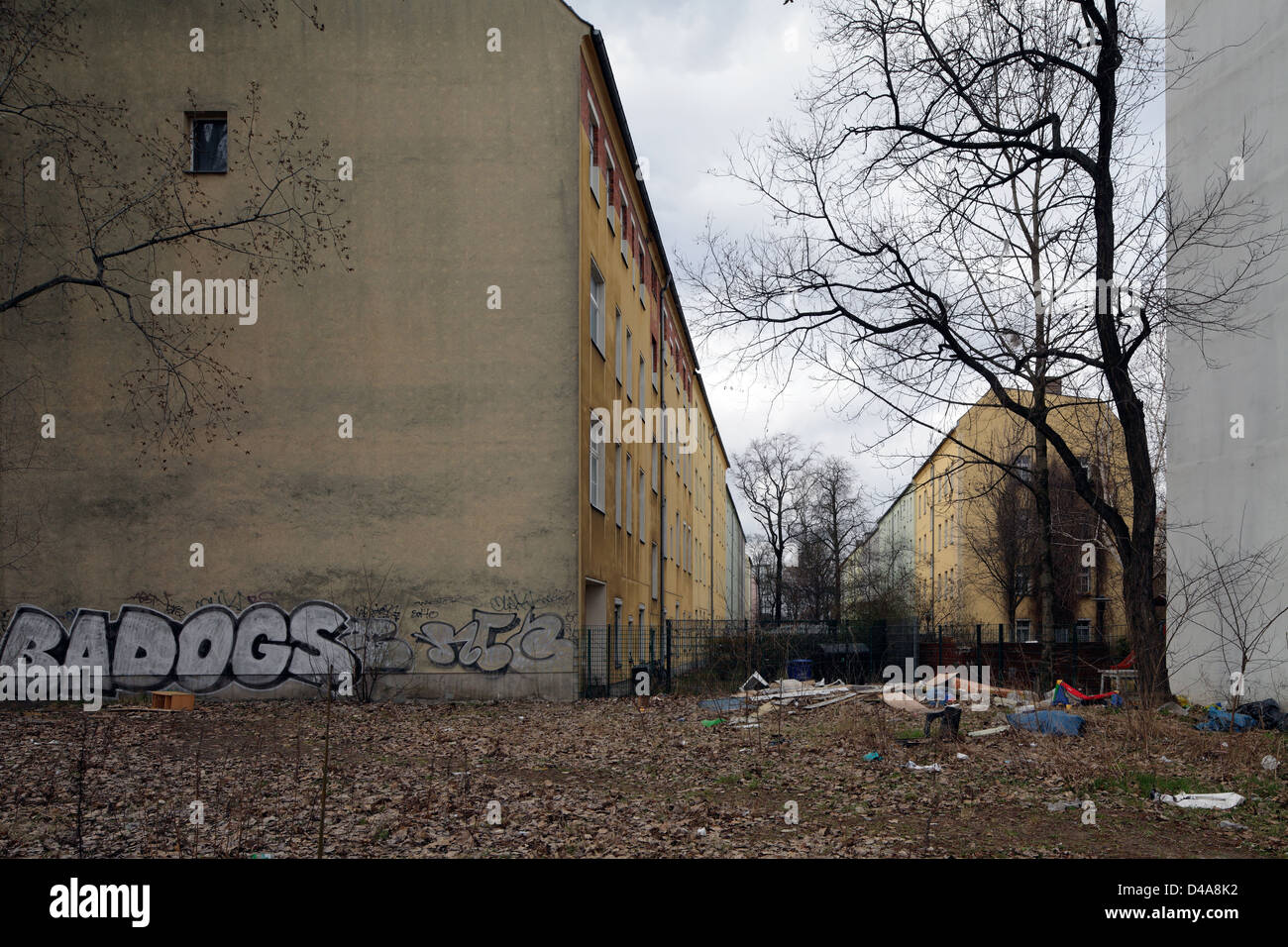 Berlin, Germany, old buildings and vacant plot in the Tabbertstrasse ...