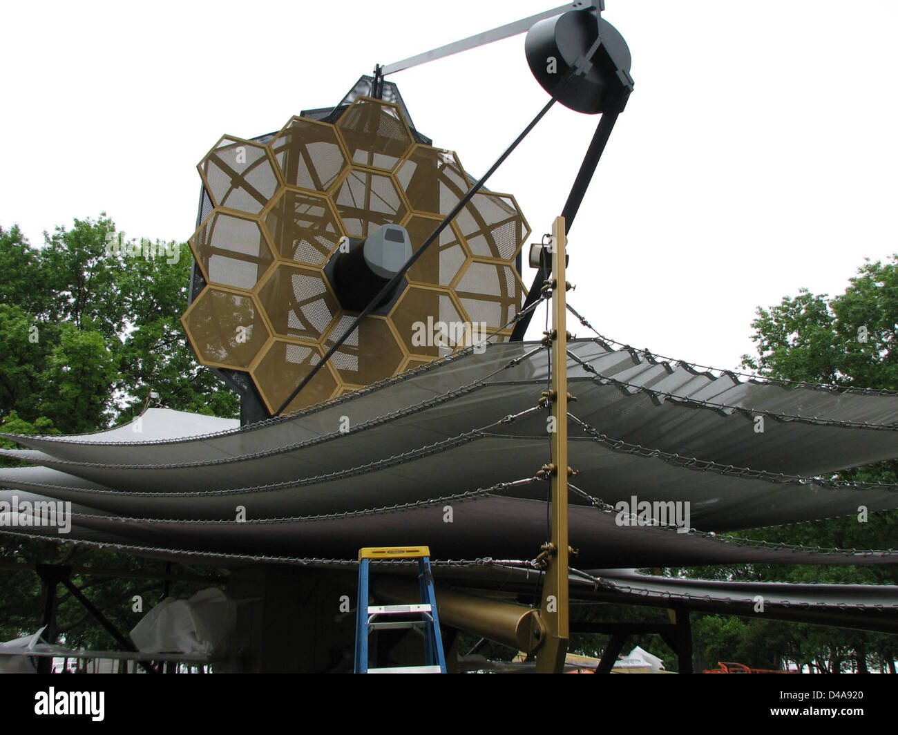 James webb telescope construction hi-res stock photography and images ...