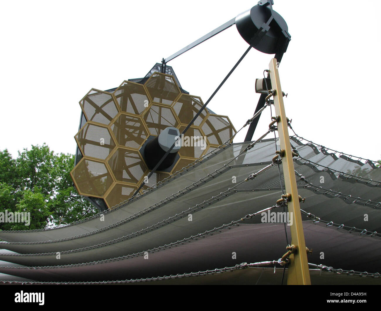 Construction james webb space telescope hi-res stock photography and ...
