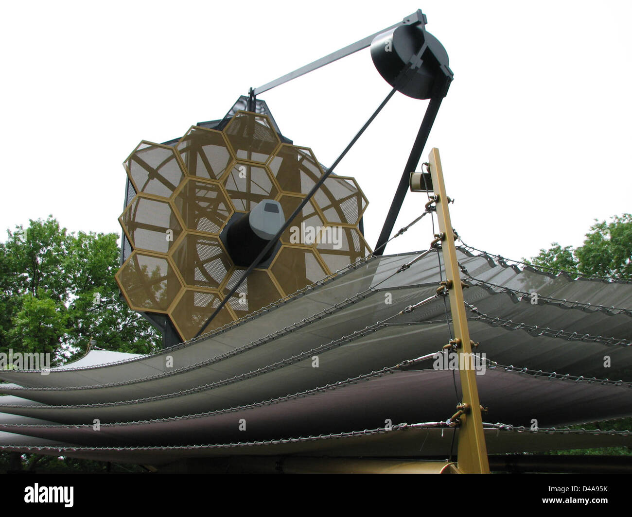 James webb telescope construction hi-res stock photography and images ...