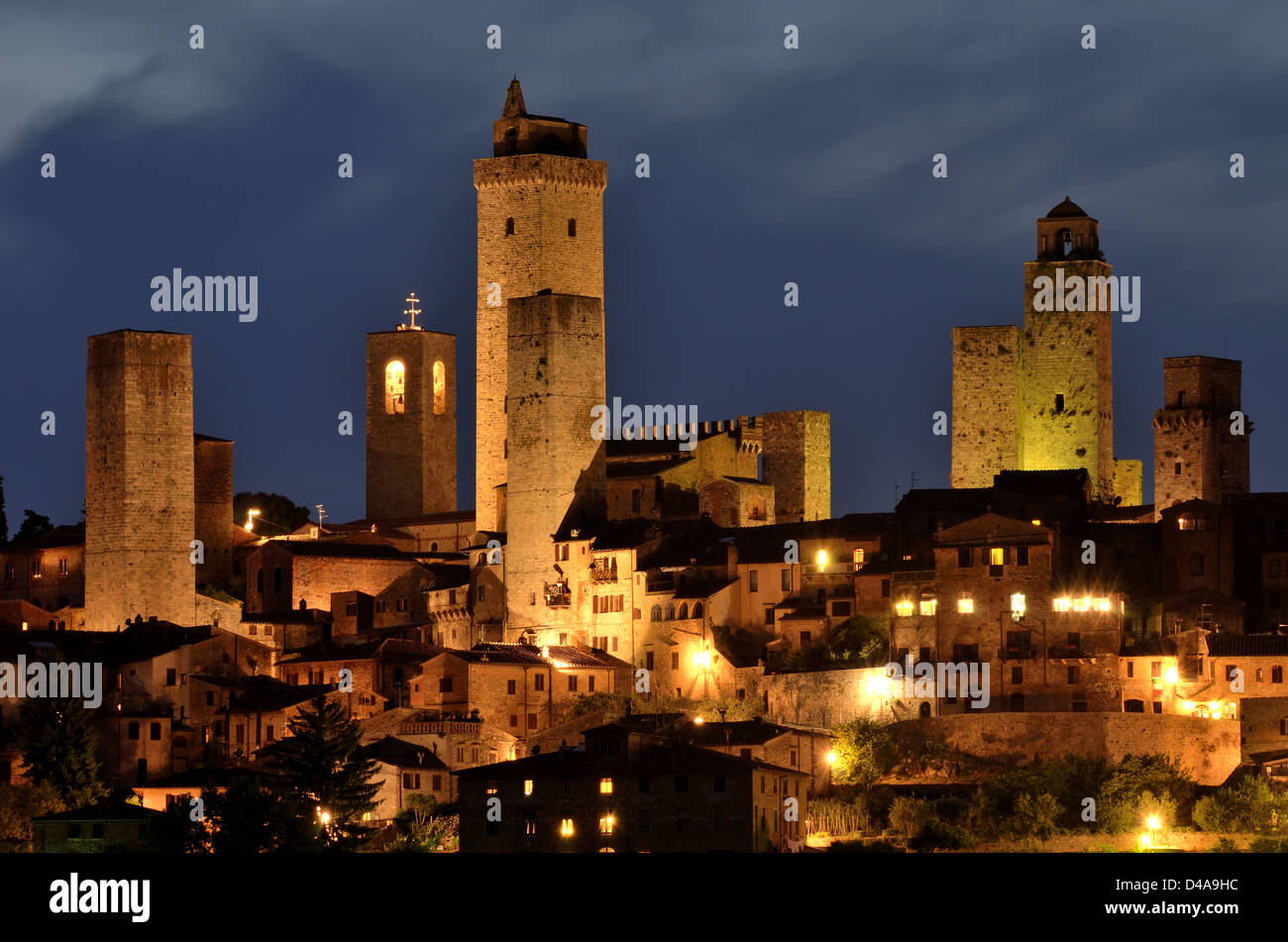 Medieval town silhouette hi-res stock photography and images - Alamy
