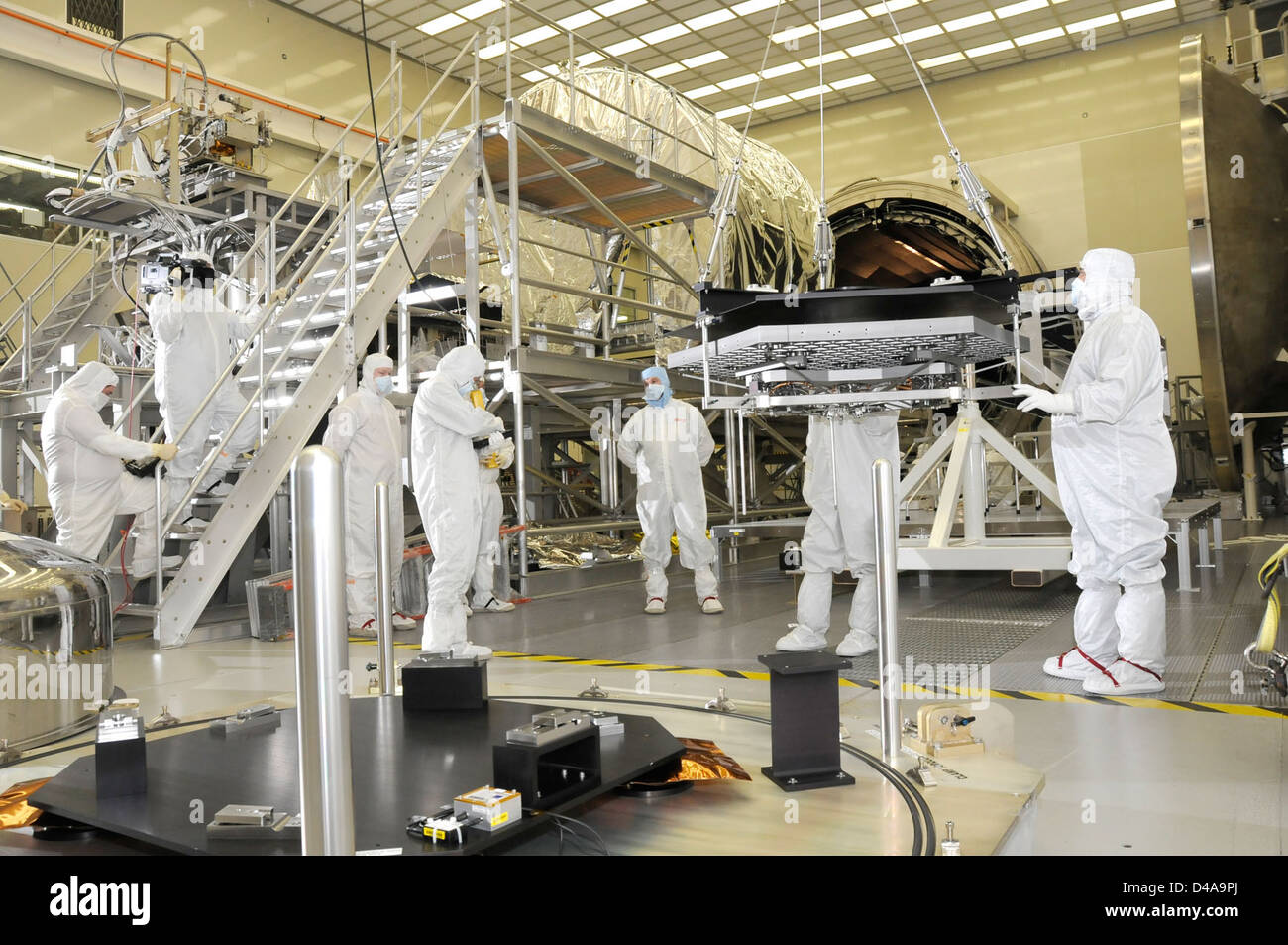 The mirrors for the James Webb Space Telescope arrive at NASA's ...