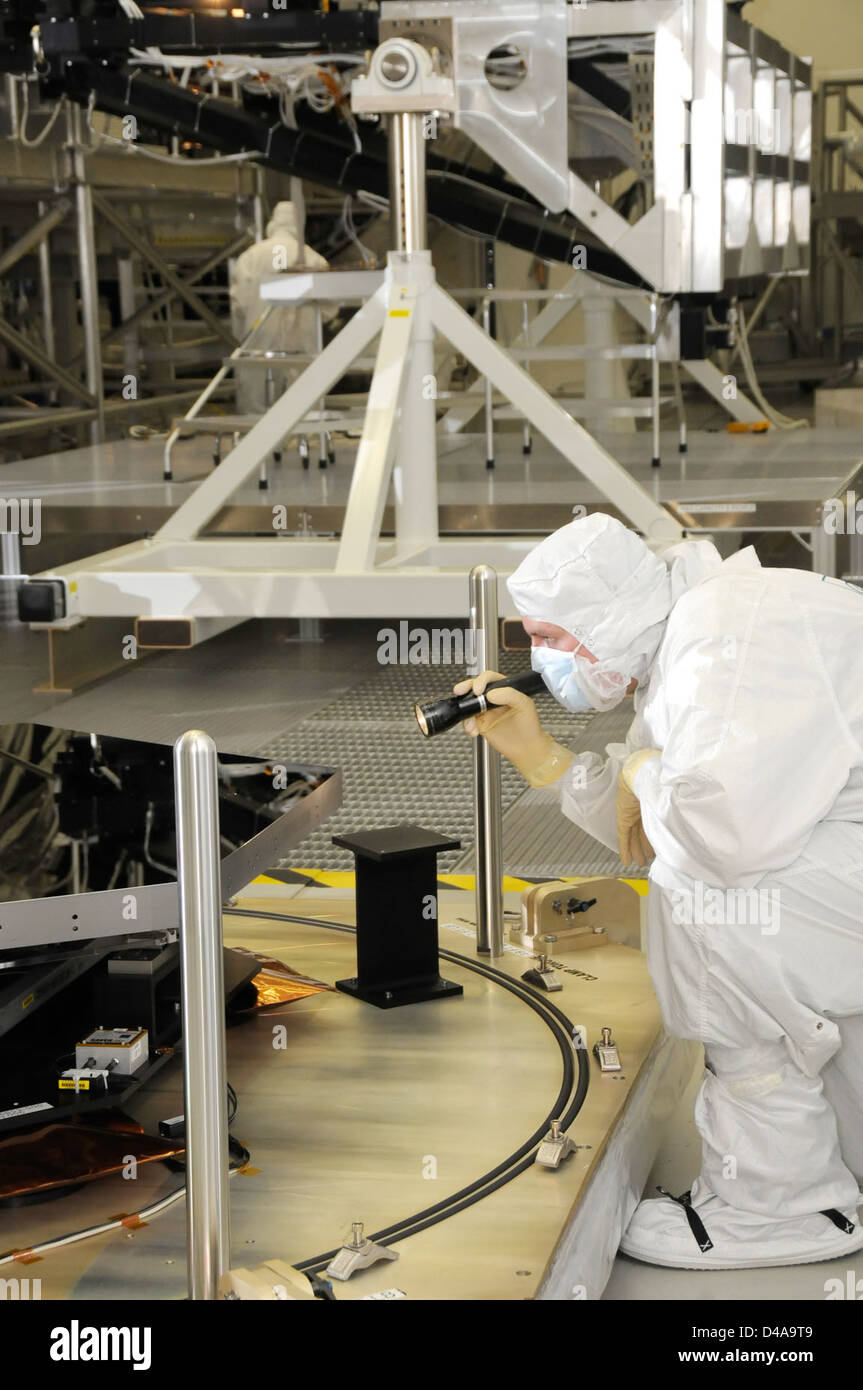 The James Webb Space Telescope’s mirrors arrived at NASA’s Marshall ...