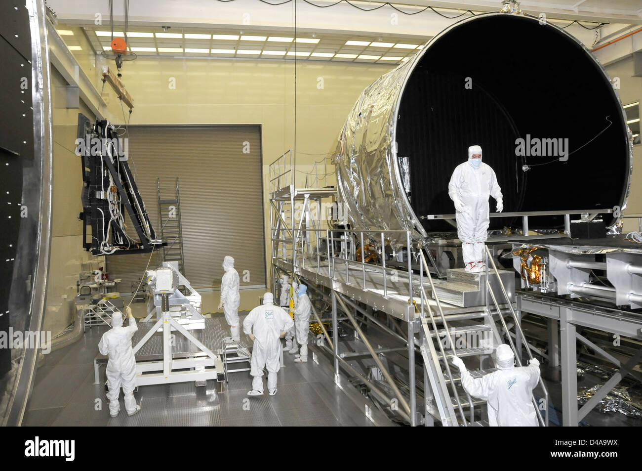 Cryogenic system hi-res stock photography and images - Alamy