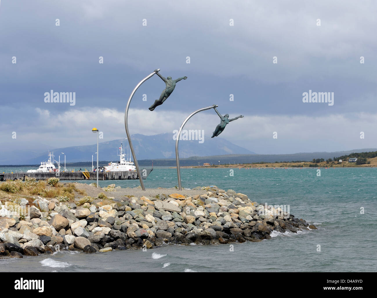 Woman diving hi-res stock photography and images - Alamy