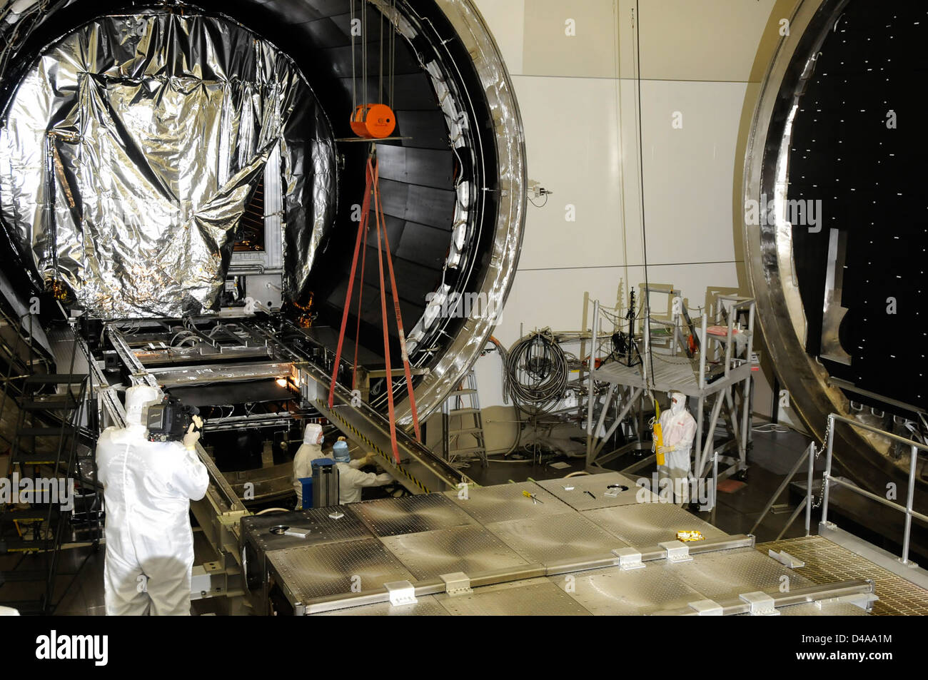 Webb's Mirrors Arriving at MSFC for Cryo Testing Stock Photo - Alamy