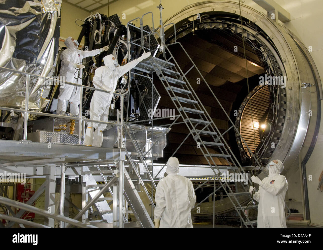 The cryogenic testing of the James Webb Space Telescope’s primary ...