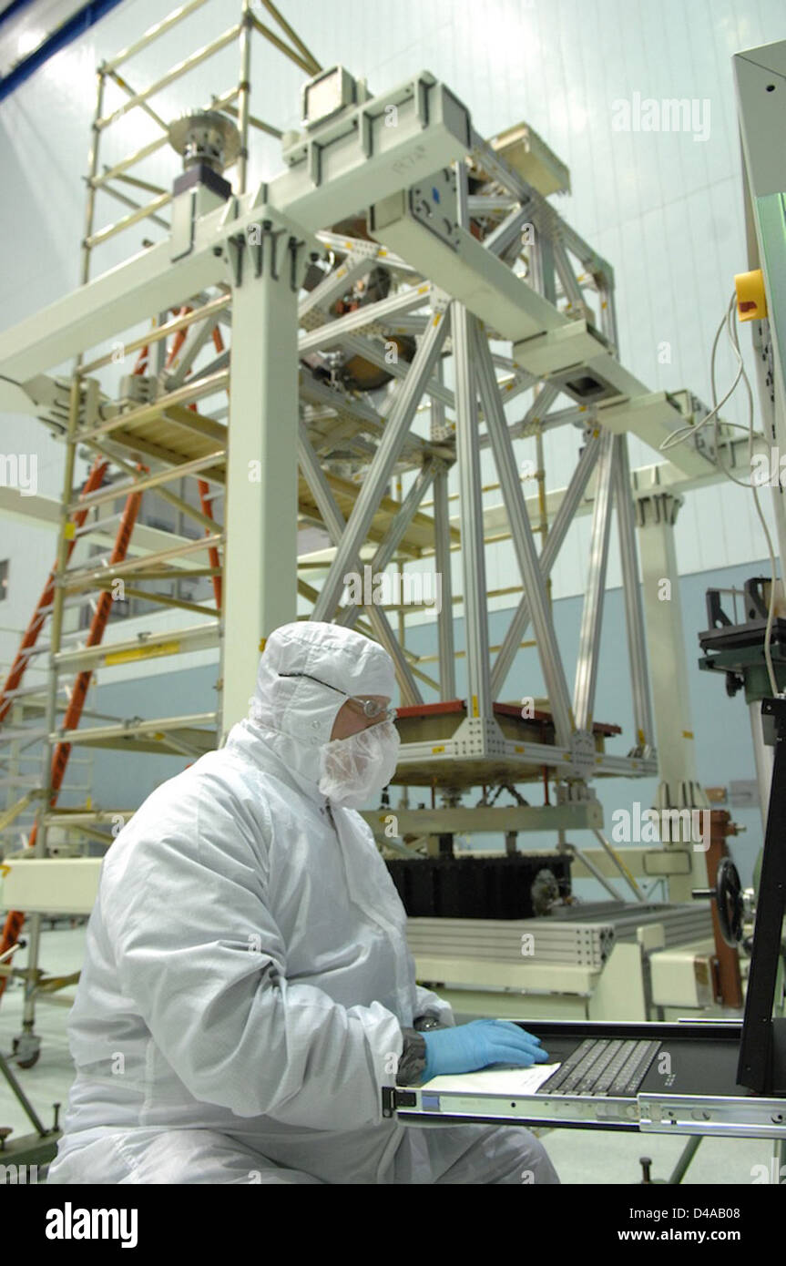 Space Systems Development and Integration (SSDIF) Cleanroom at NASA's ...
