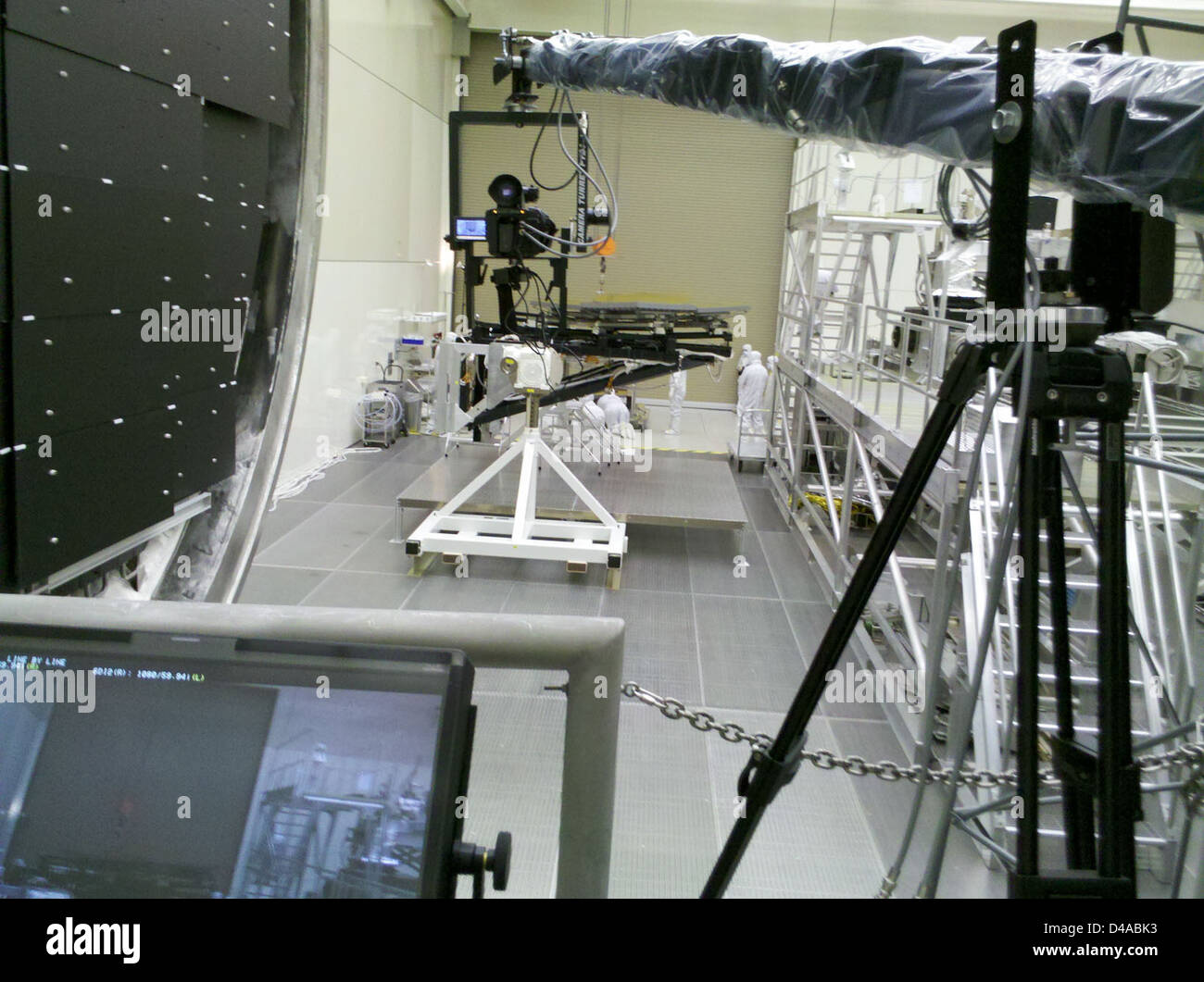 A cryogenic test of the mirrors for the James Webb Space Telescope, a ...