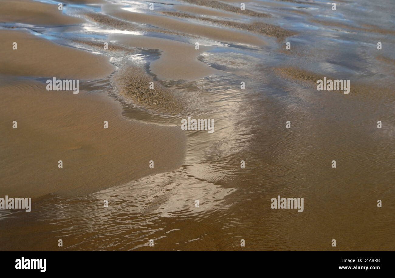 Wet reflections lake water feature hi-res stock photography and images ...