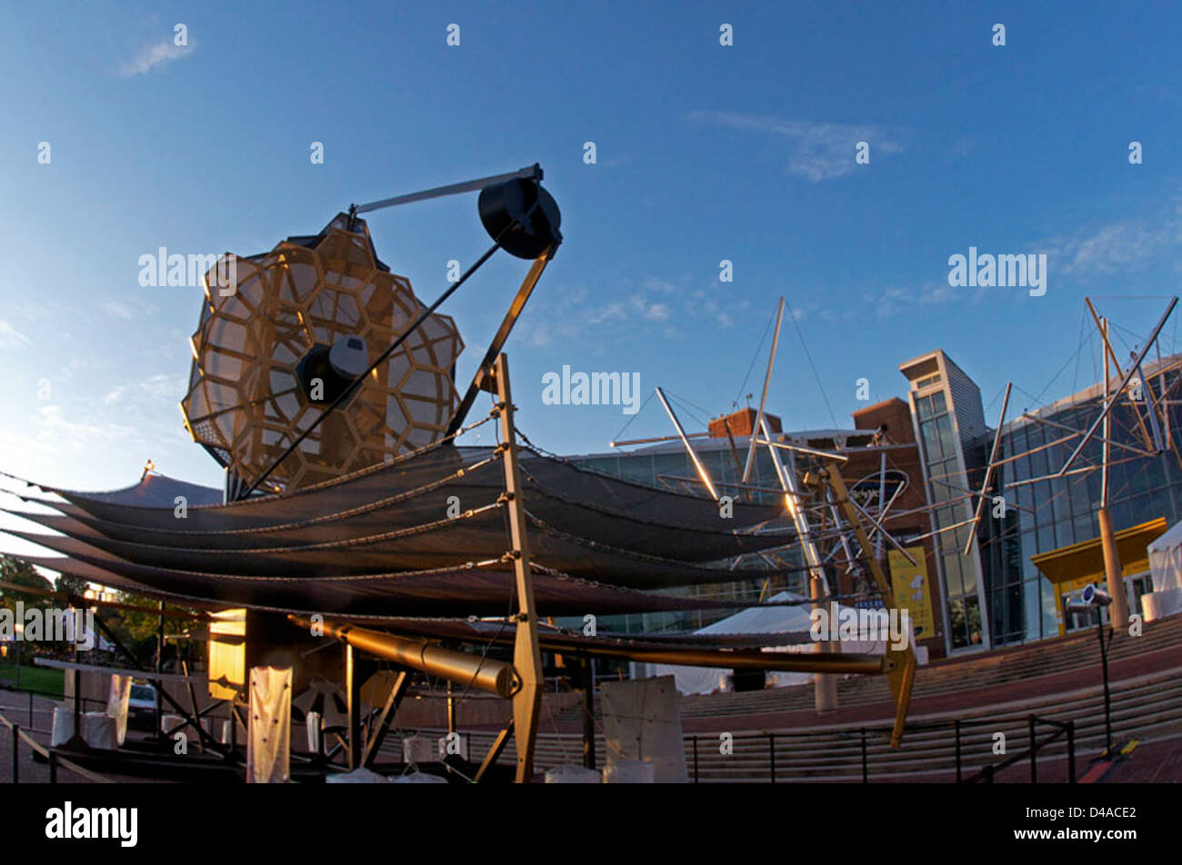 Full scale model hi-res stock photography and images - Alamy